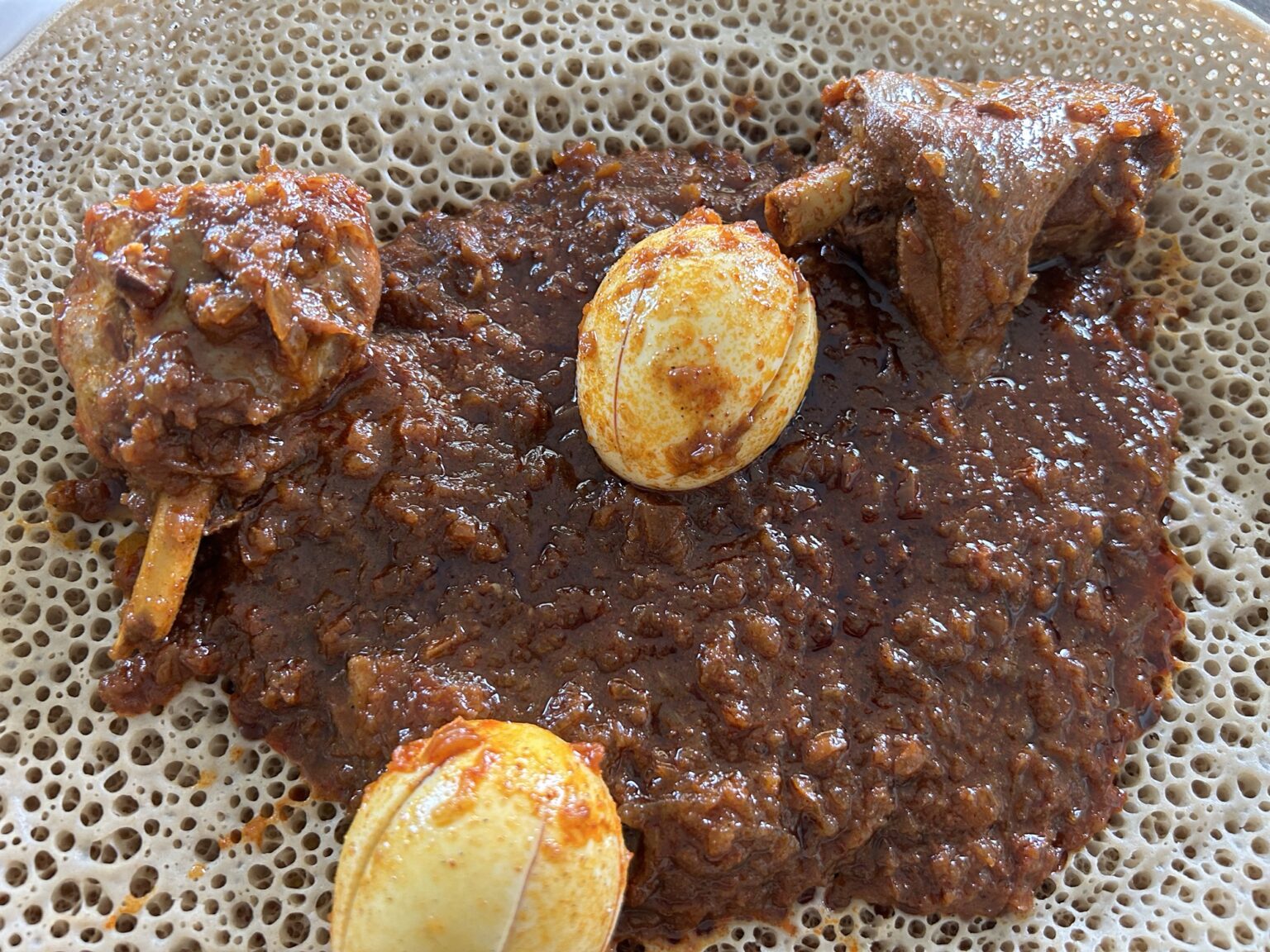 Tsebhi Derho, Doro Wat (Authentic Whole Cut Spicy Chicken Stew) ጸብሒ ደርሆ ...